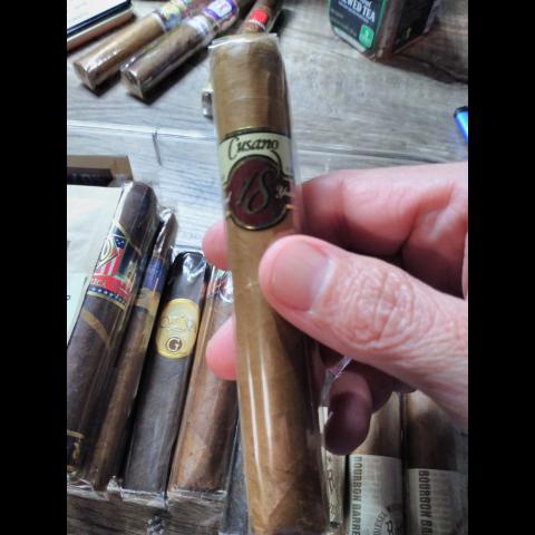 Cusano - Mike's Cigars Brand