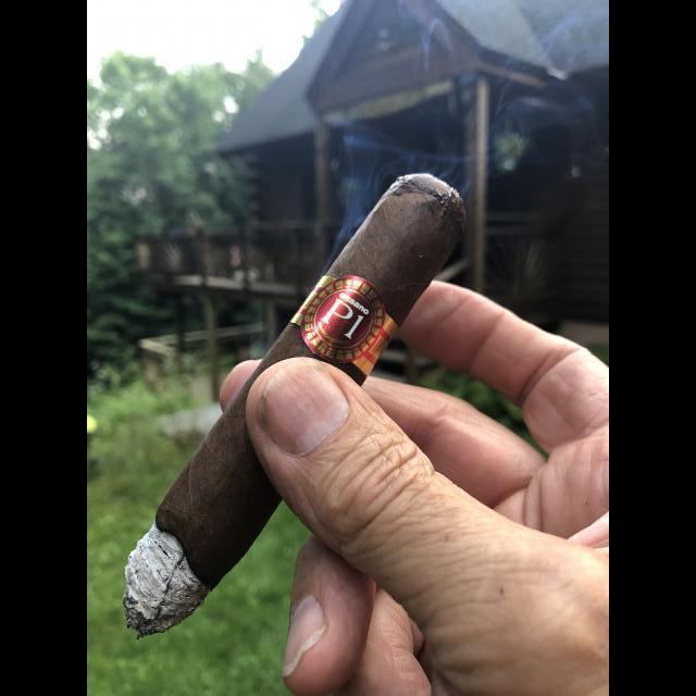 Cusano - Mike's Cigars Brand