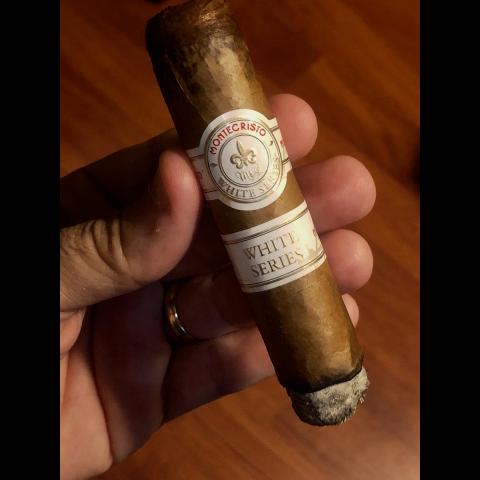 Montecristo White - Mike's Cigars Brand Line